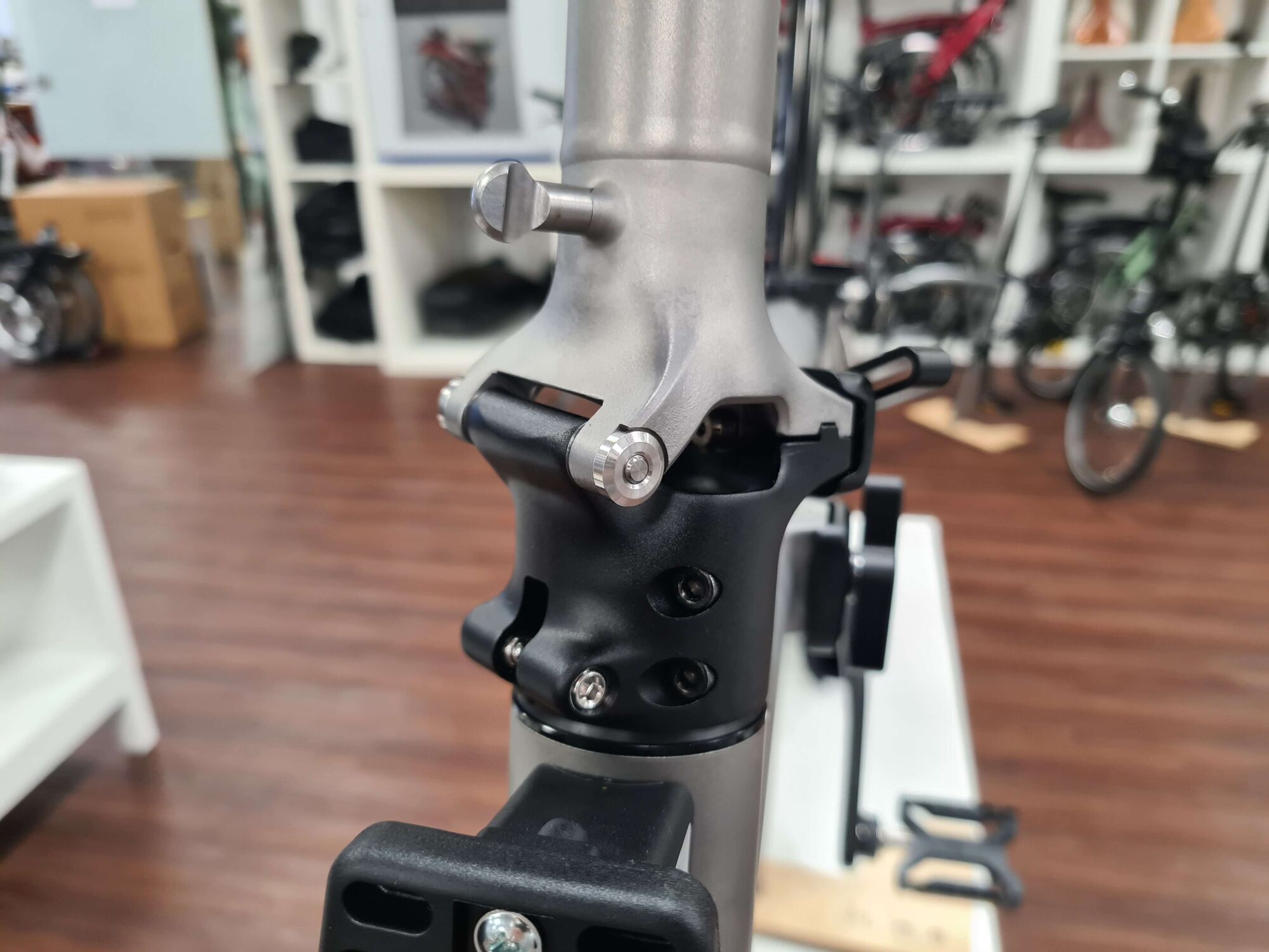 Brompton Handlebar Support Hinge Spindle + Nut für T-Line Zubehör
