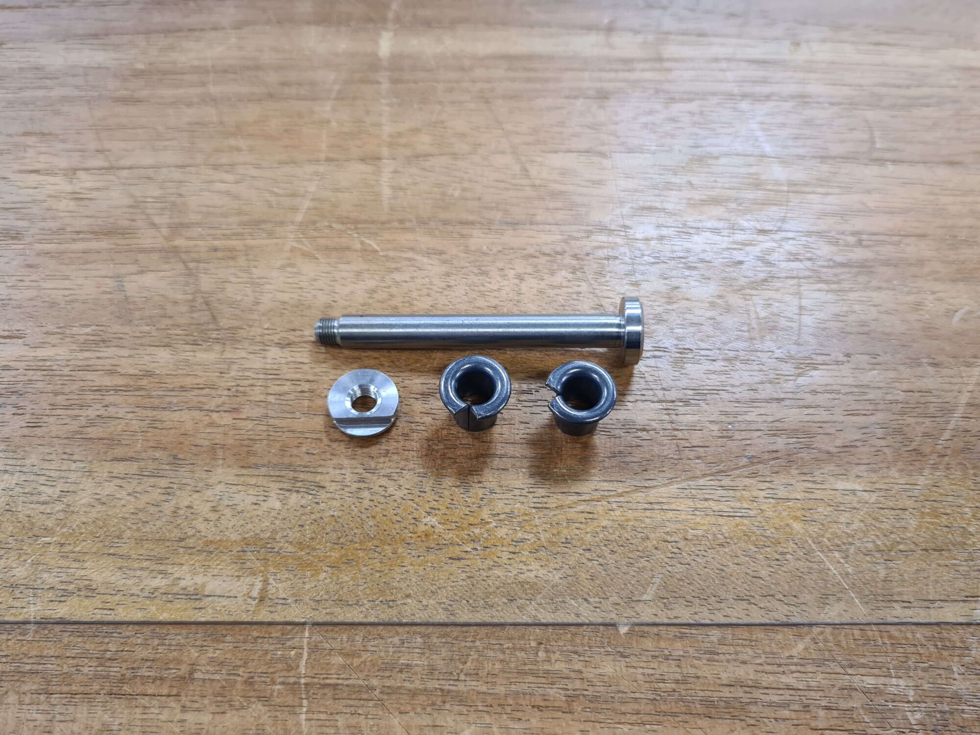 Brompton Handlebar Support Hinge Spindle + Nut für T-Line Zubehör