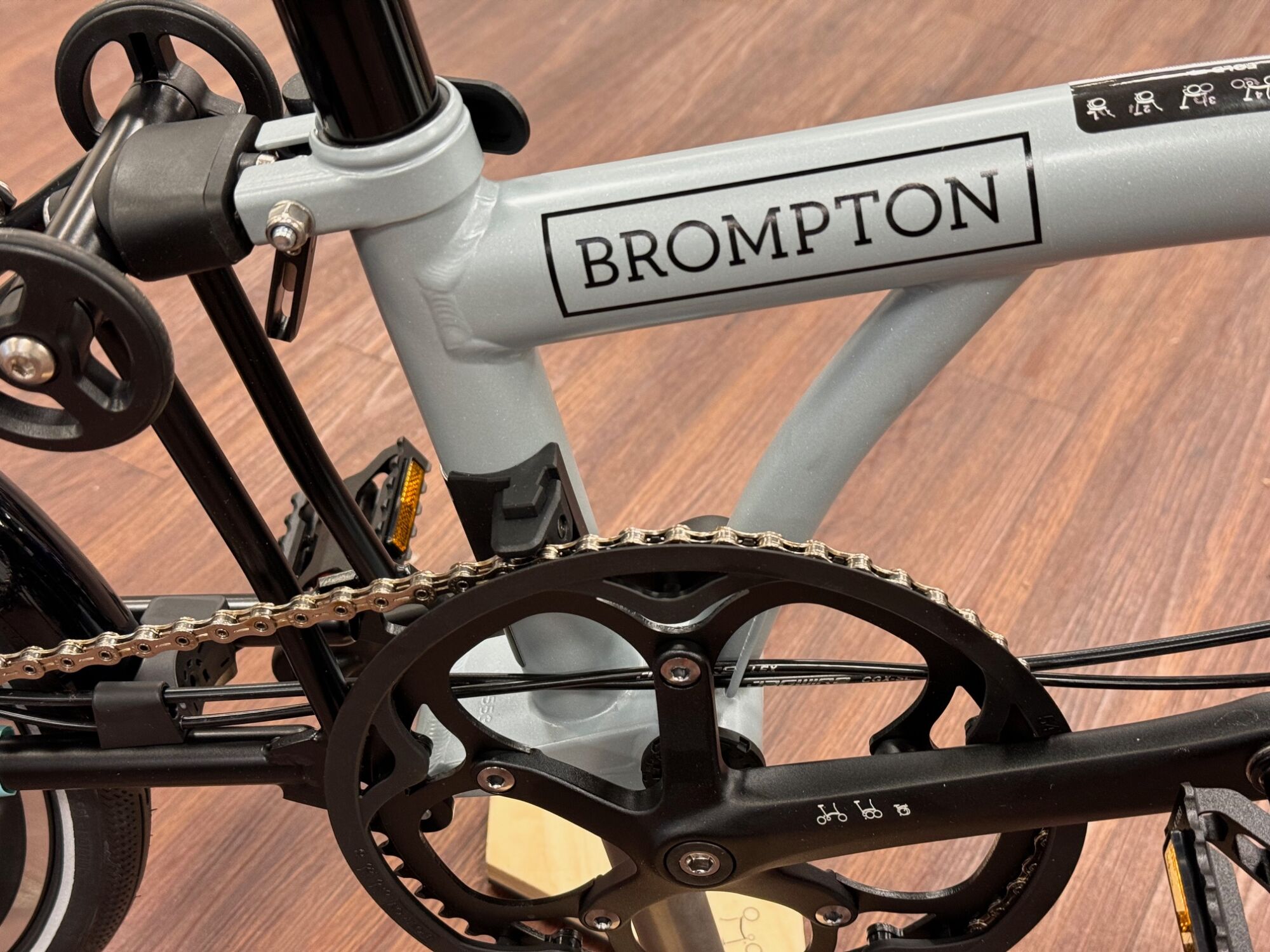 Brompton P Line Urban (4-Gang) Lunar Ice Hoher Lenker > FaltradXXS.de