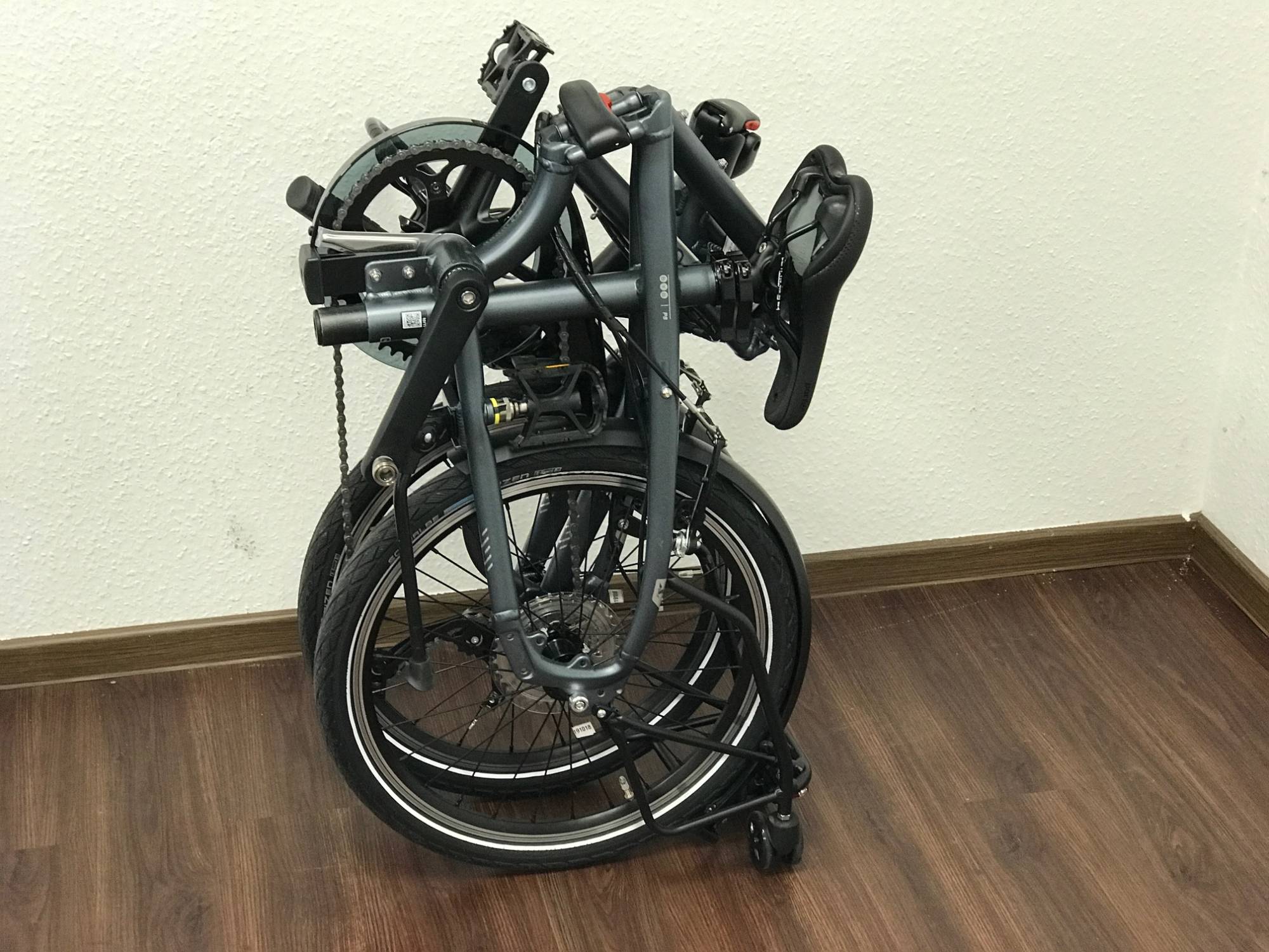 Tern BYB P8 Licht Mod.25 Satinblack Schwarz